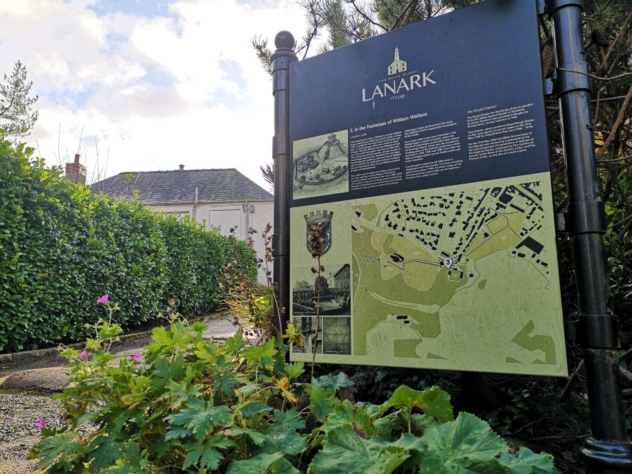Discover Lanark